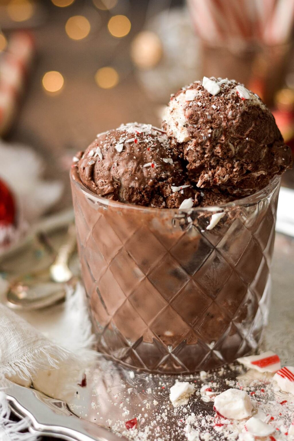 Chocolate Peppermint Ice Cream (no churn recipe) - Curly Girl Kitchen