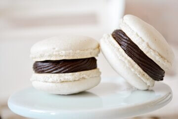 High Altitude Vanilla Bean French Macarons - Curly Girl Kitchen