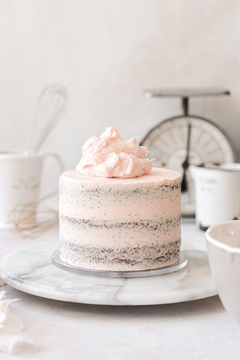 How To Stack, Fill, Crumb Coat and Frost a Layer Cake - Curly Girl Kitchen