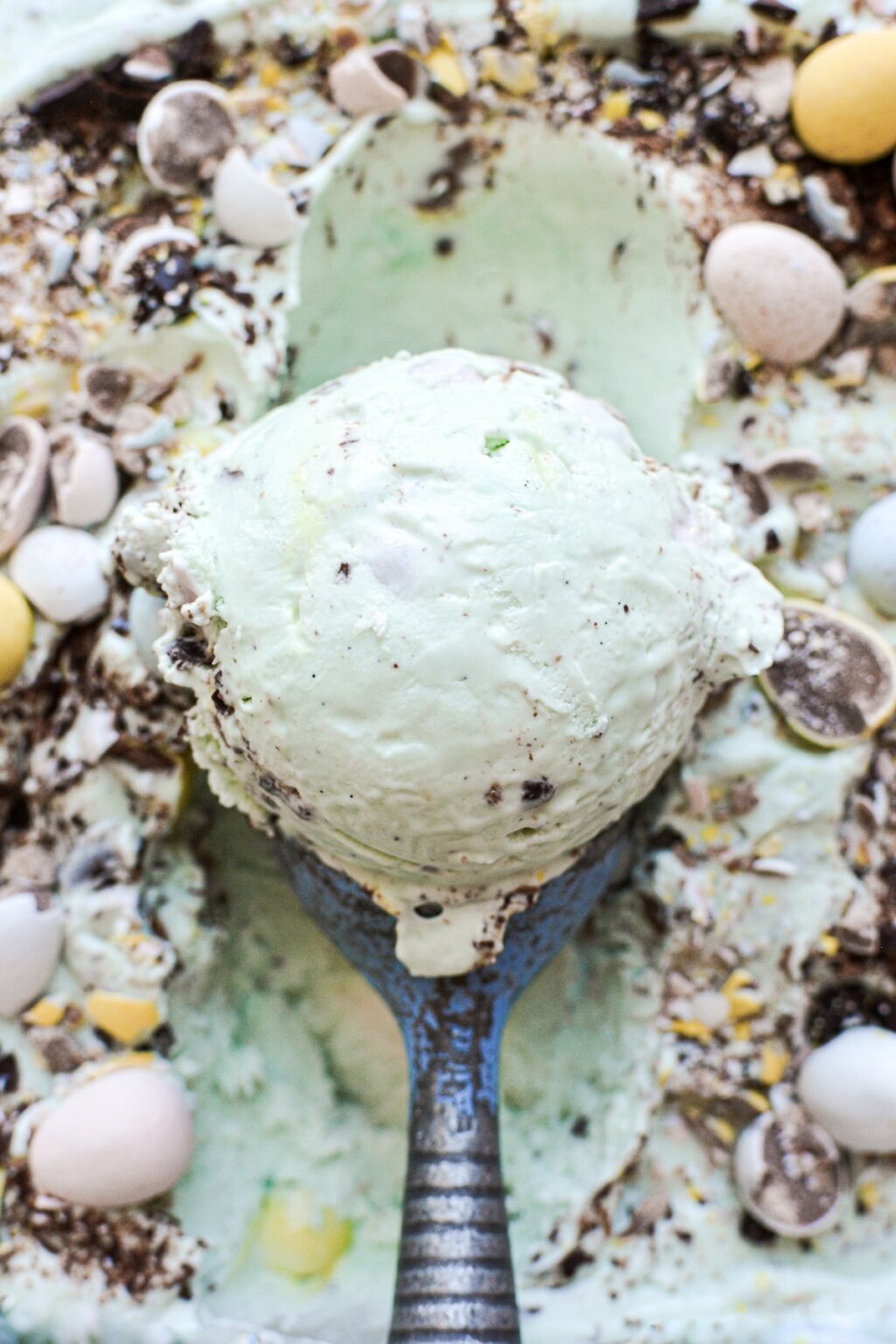 No Churn Malted Vanilla Ice Cream with Cadbury Mini Eggs - Curly Girl ...