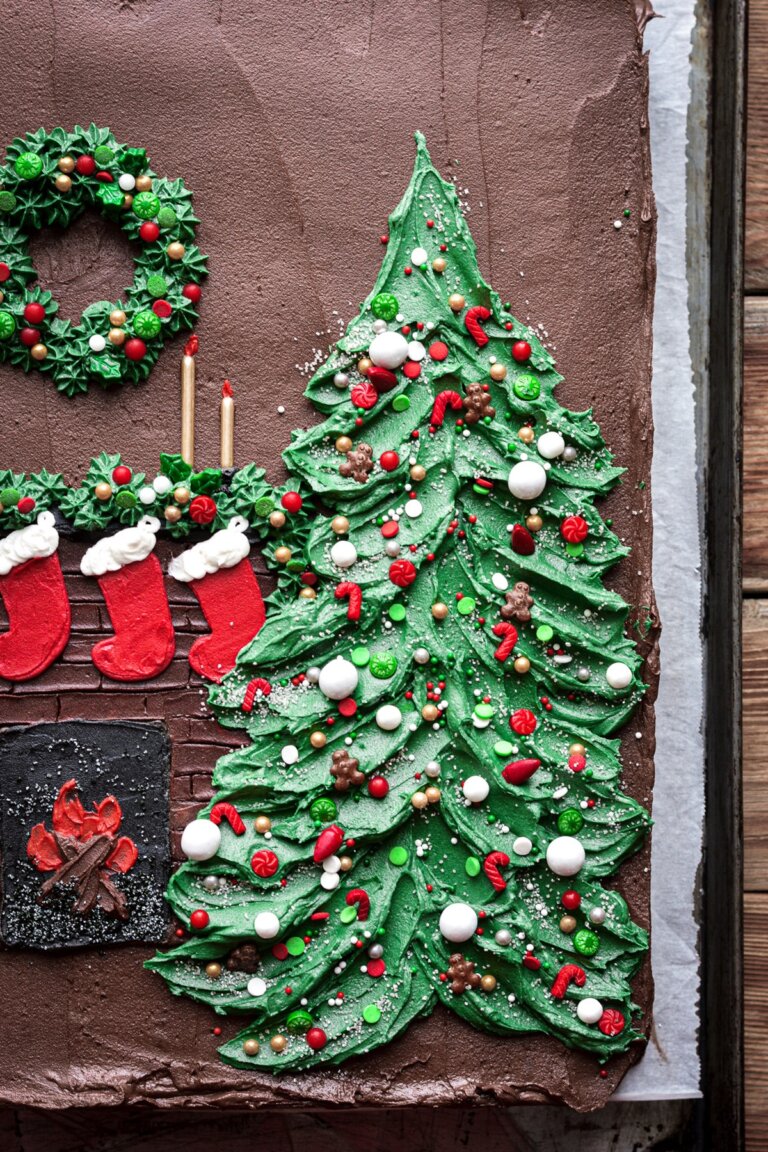 How to Decorate a Christmas Tree Sheet Cake - Curly Girl Kitchen