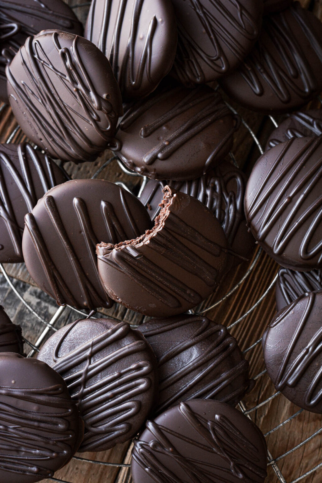 Homemade Thin Mint Cookies - Curly Girl Kitchen