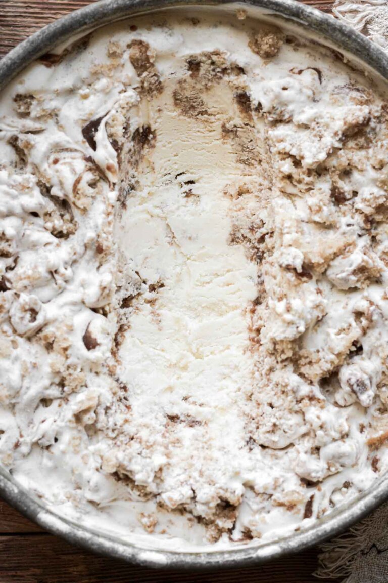 No Churn Cinnamon Roll Ice Cream - Curly Girl Kitchen