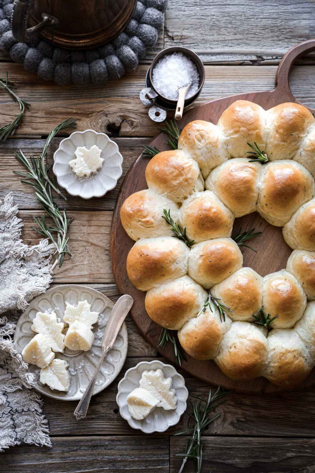 High Altitude Rosemary Garlic Pull Apart Bread Wreath - Curly Girl Kitchen