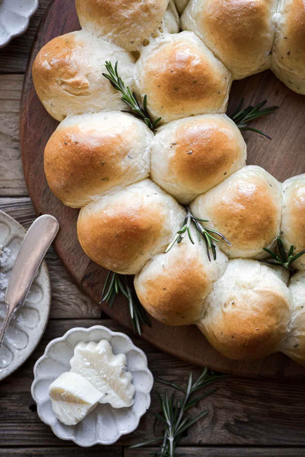 High Altitude Rosemary Garlic Pull Apart Bread Wreath - Curly Girl Kitchen